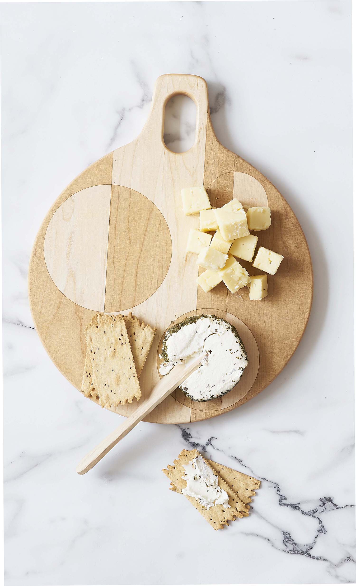 Contrasting Circle Pattern : 11-inch Round Cutting Board – AHeirloom